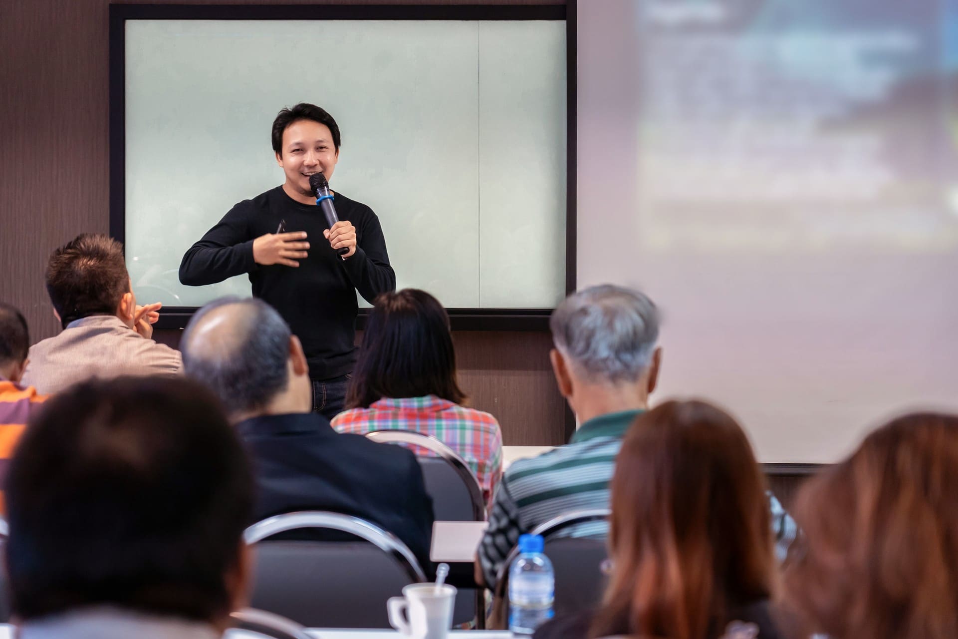 10 Best Activities to Improve Your Leadership Communication Skills - CCA